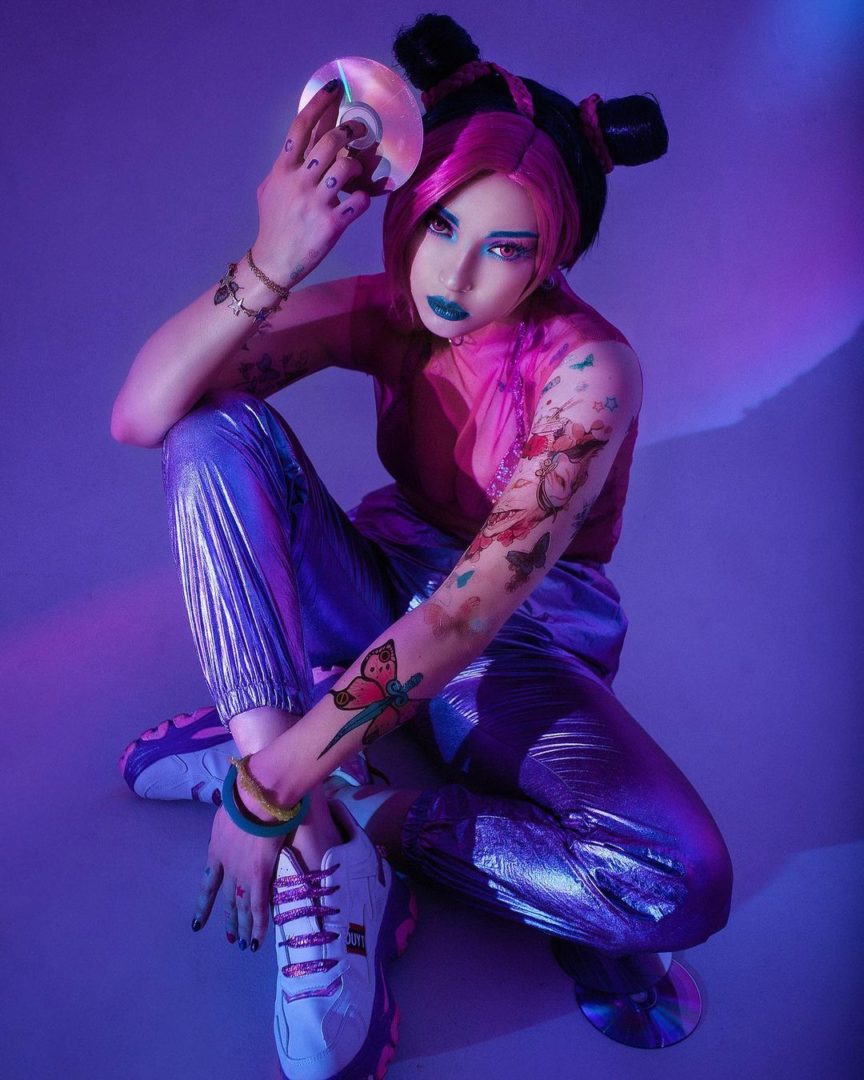 Fã de JoJo's Bizarre Adventure fez um cosplay incrível da Jolyne