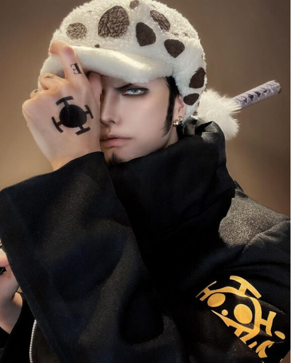 Fã cria um incrível cosplay do Trafalgar Law de One Piece